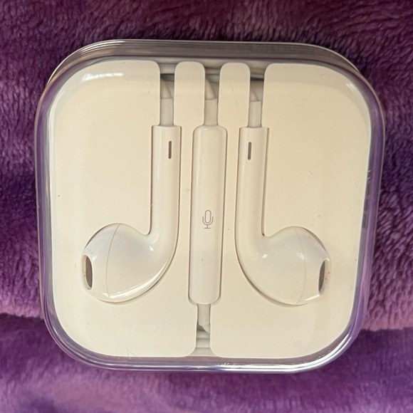 Apple | Headphones | Nwot Apple Inear Headphones With Old School Mini ...
